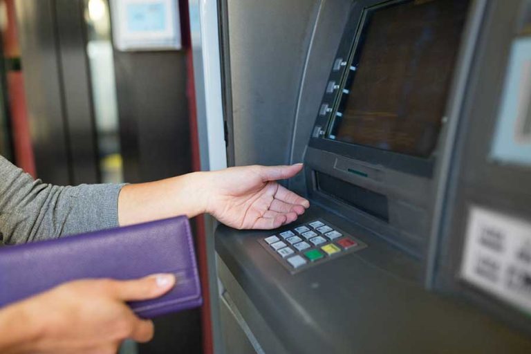 ATM Withdrawal Limits at Major Banks—and How to Avoid Them